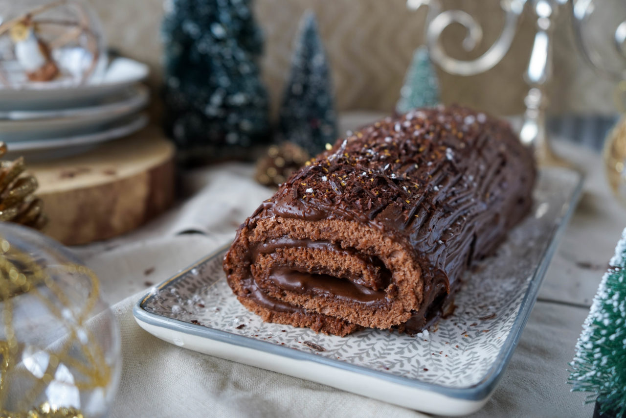 Chocolate Yule Log cake - French Pastry Secrets