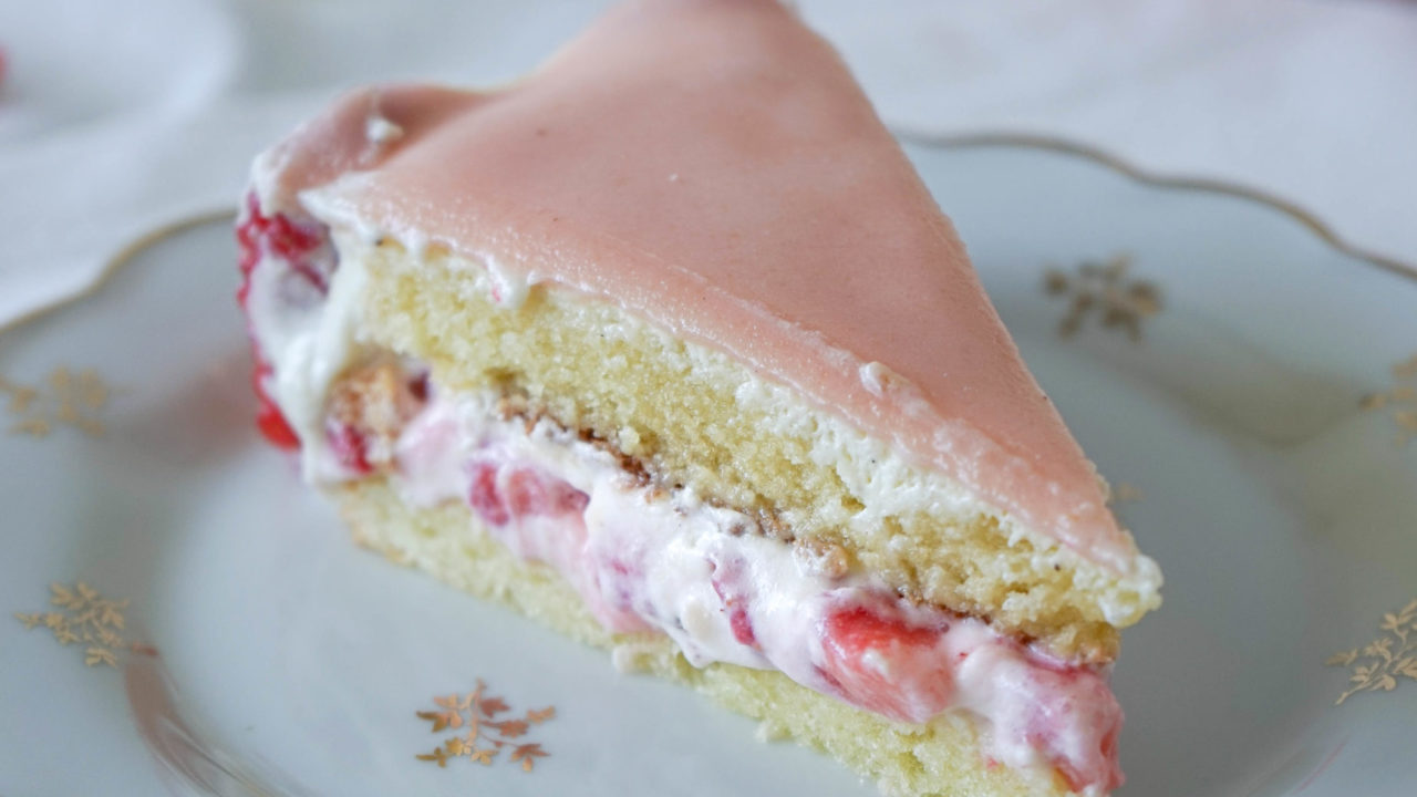 Fraisier Cake Recipe – The Iconic French Strawberry Dessert - French ...